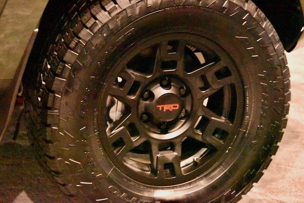 Top 10: Best-Looking Truck Wheels of the 2020 Chicago Auto Show