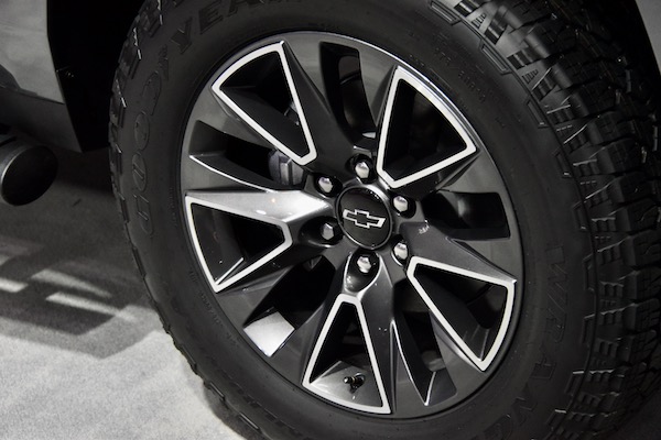 Top 10: Best-Looking Truck Wheels of the 2020 Chicago Auto Show