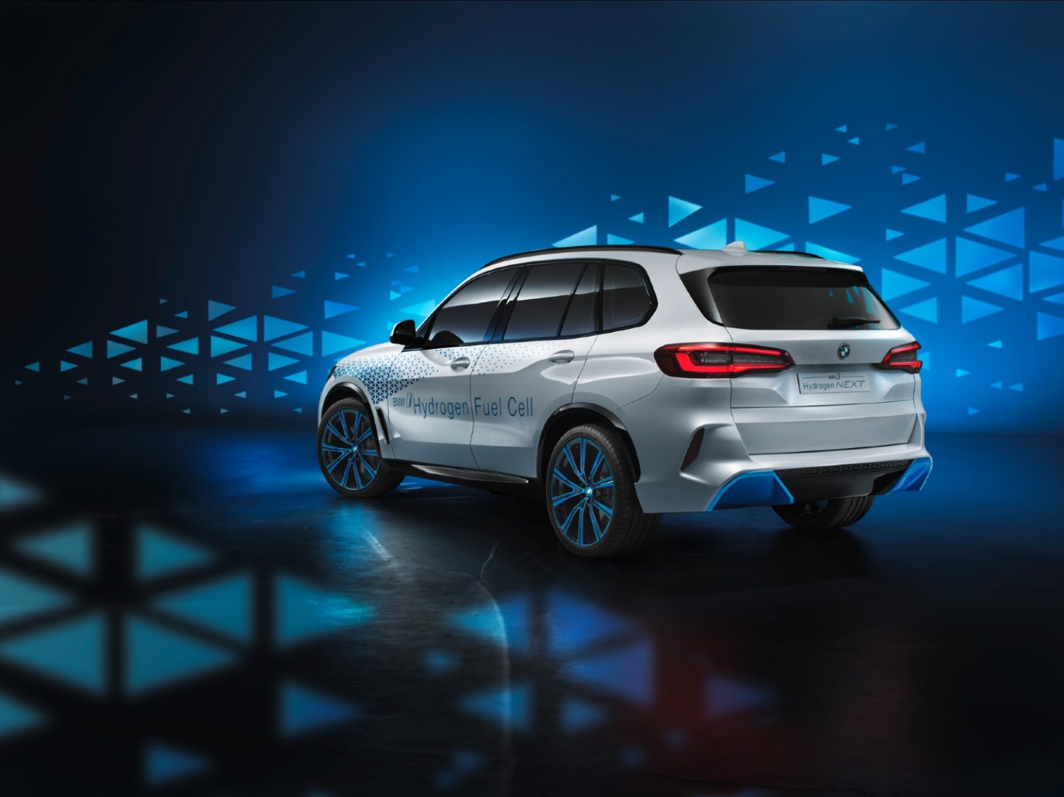 BMW Will Give Hydrogen Another Go With 374-Horsepower Fuel Cell Crossover