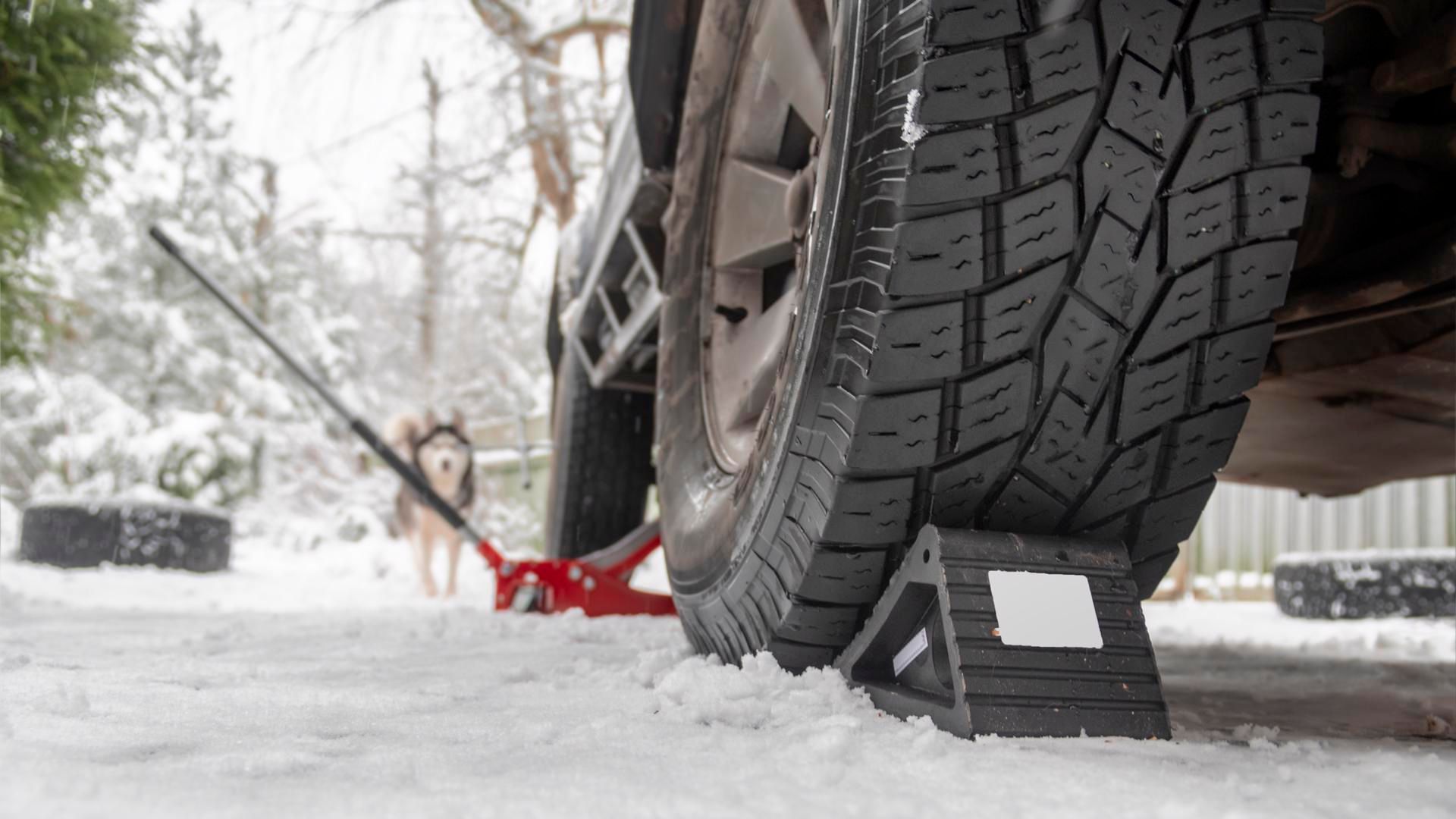 Here's Exactly How To Lift a Car
