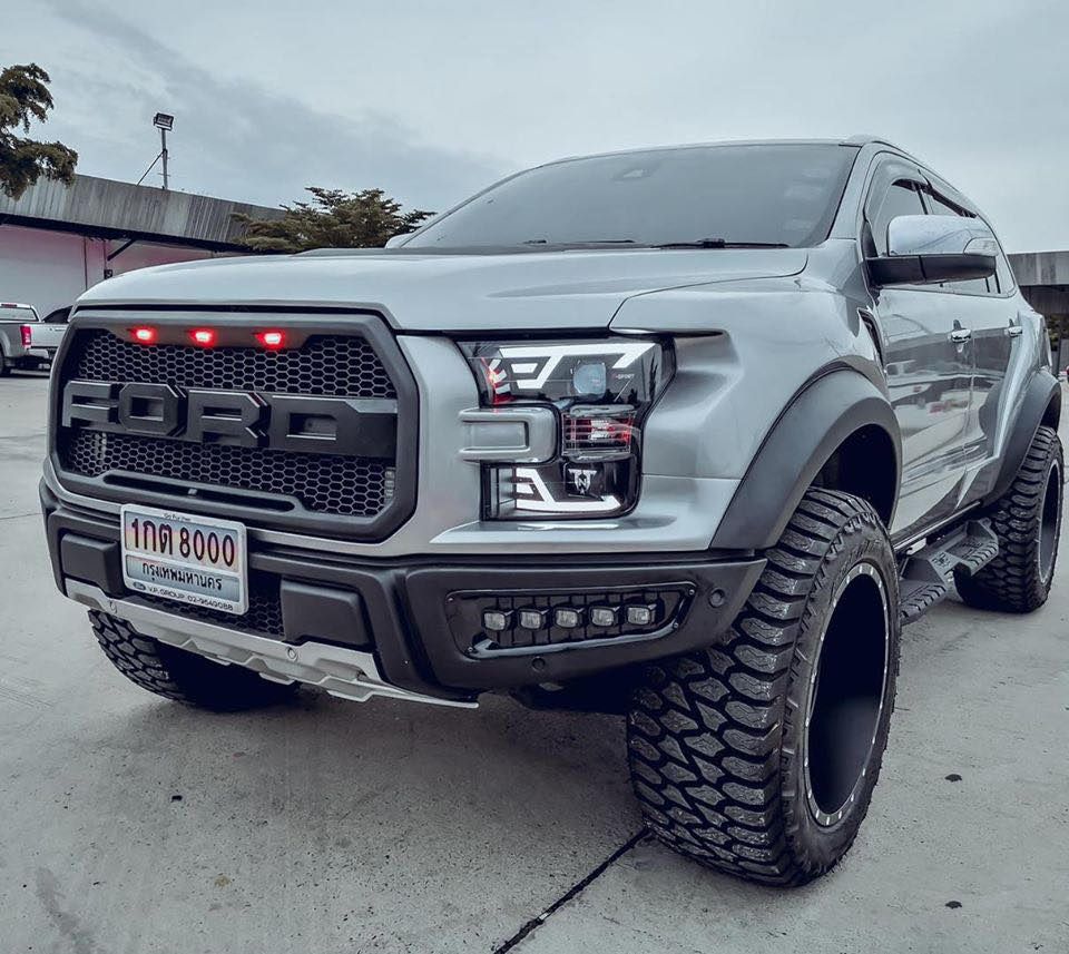 If Ford Made a Raptor SUV, It Would Look a Lot Like This Beast