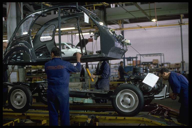 The Final Citroen 2CV Was Built on This Day in 1990