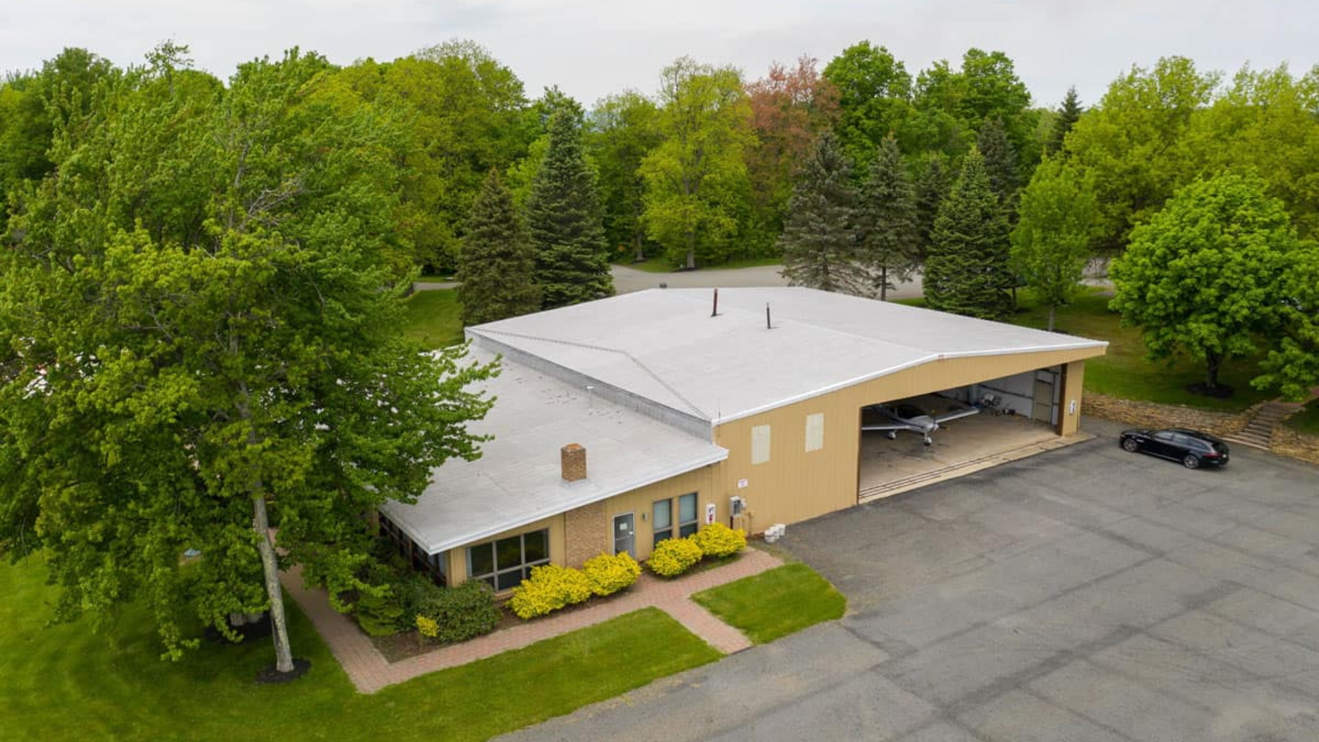 This $1.9M Home With a Private Airstrip Could Be Your Very Own Top Gear ...