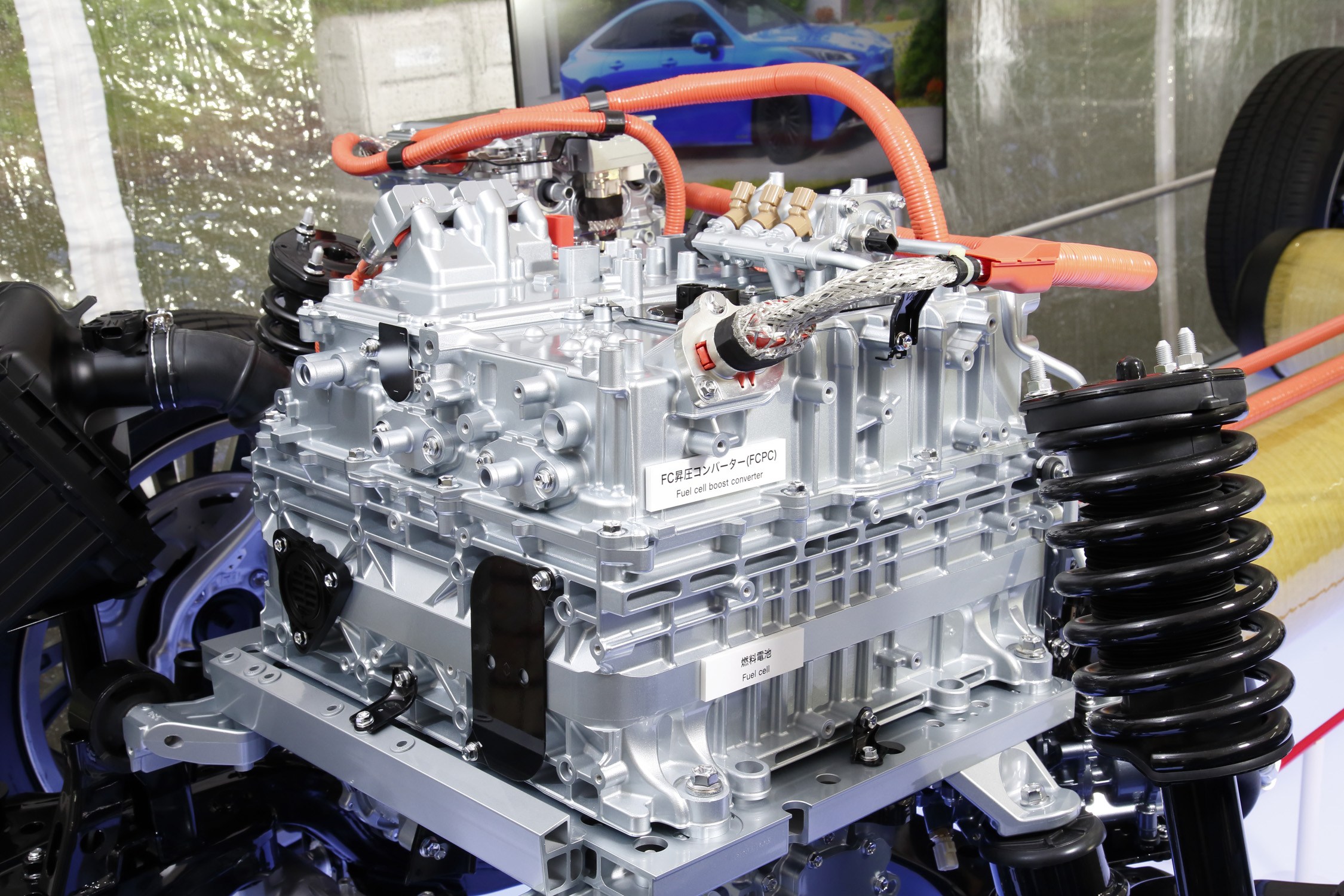 Now With Three Hydrogen Tanks, the 2021 Toyota Mirai Gets a 400-Mile Range