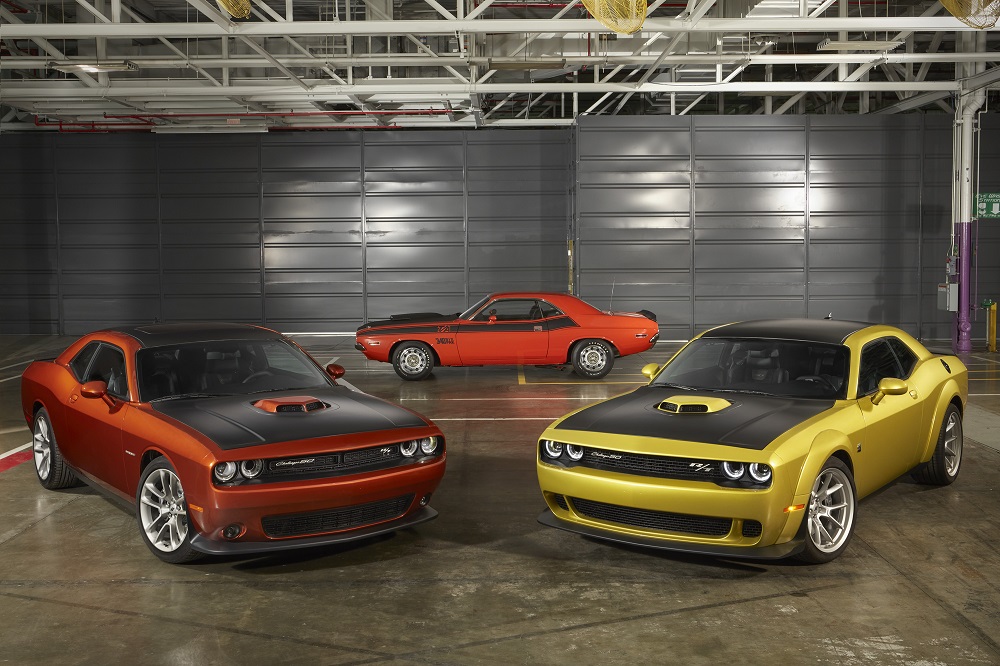 Dodge Adds 50th Anniversary Gold Rush Paint Color to More 2021 Challengers