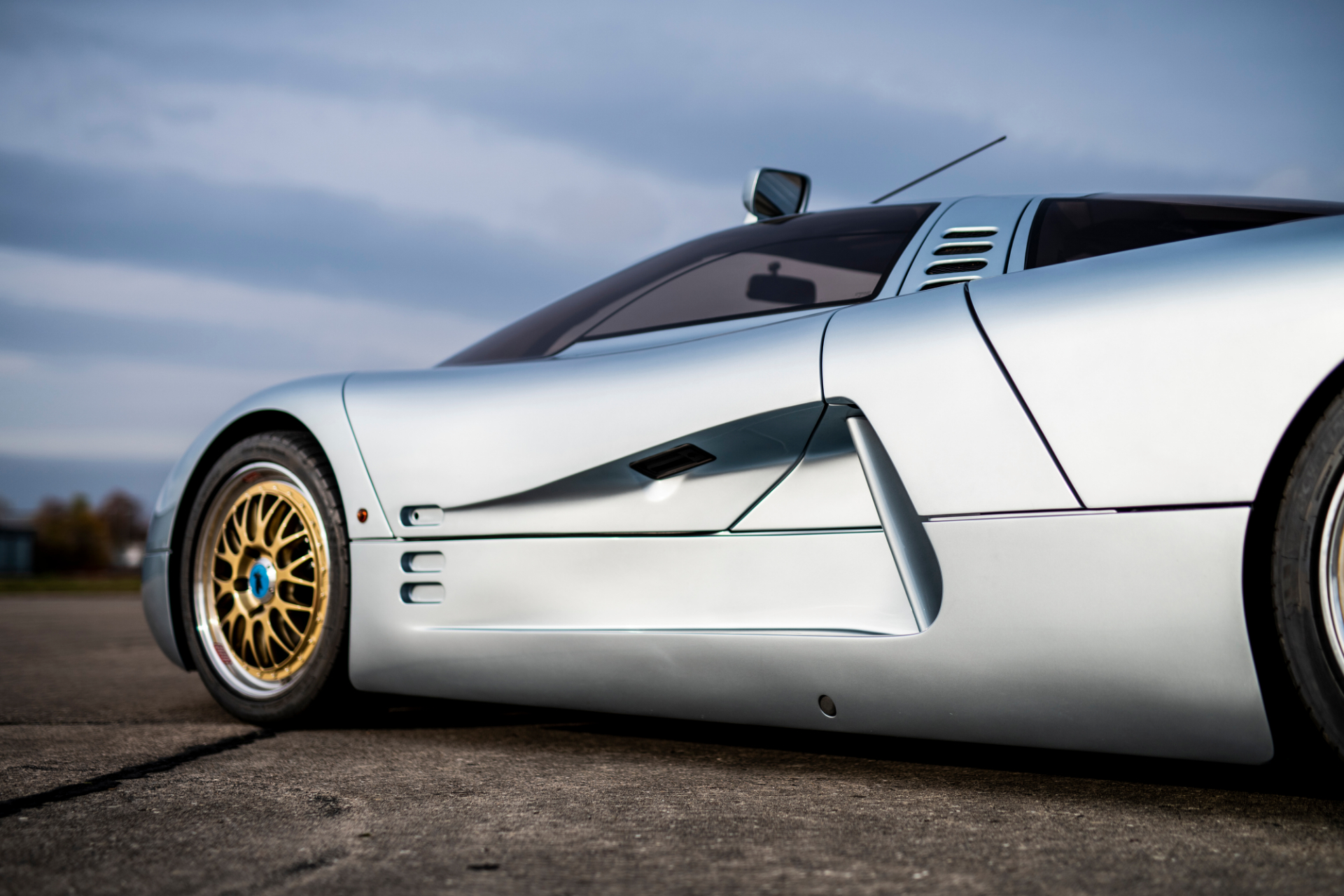 This Only Isdera Commendatore 112i Ever Made Is a Nineties Dream with a ...