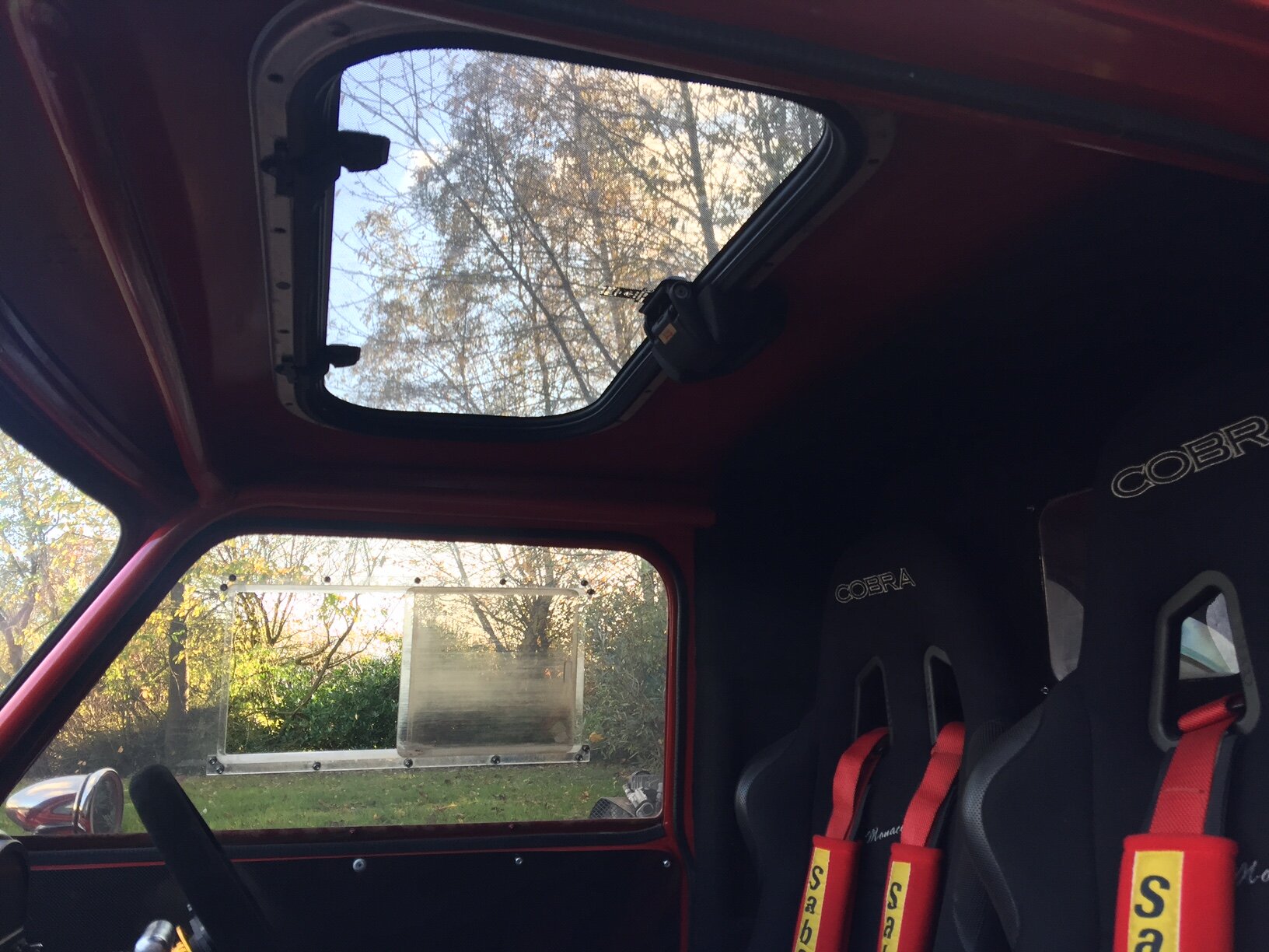 This Incredible 340-HP Classic Mini Has Two Yamaha R1 Engines In the Back