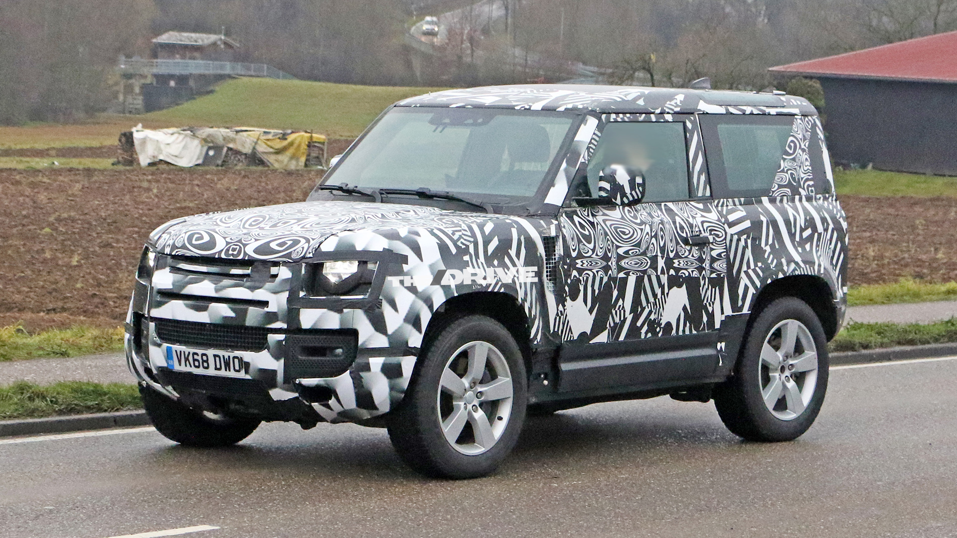Two-Door V8 Land Rover Defender 90 Spotted Testing in Public