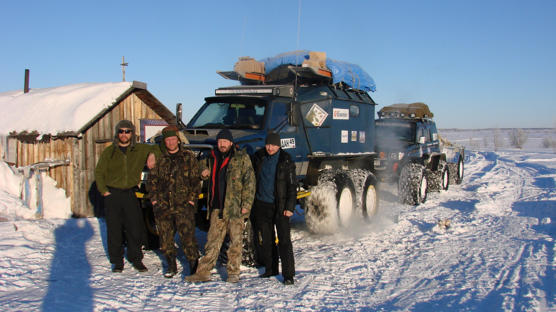Russian Off-Roaders Crossed 2,000 Miles of Siberia to Reach One Of The ...