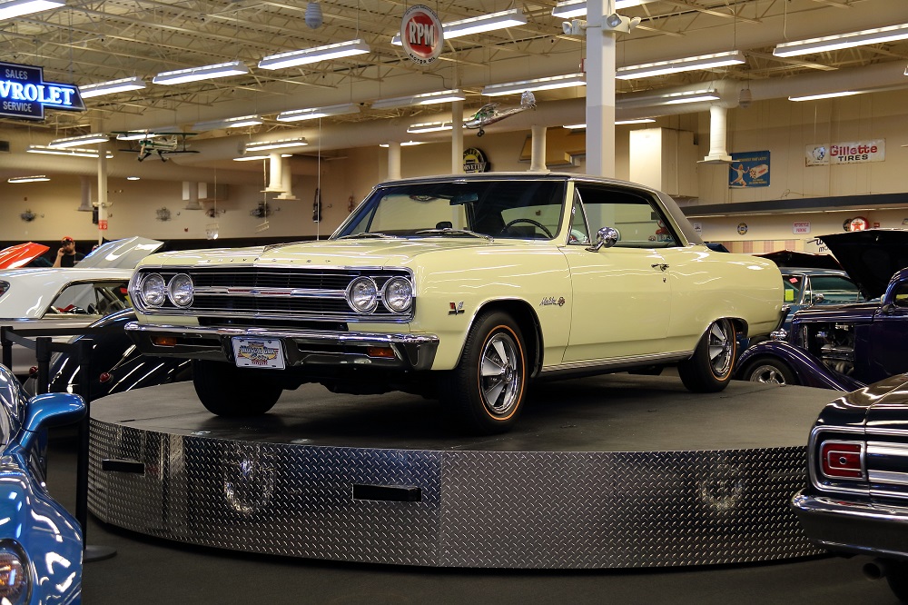 A Florida Muscle Car Museum Is Selling More Than 200 American Classics ...