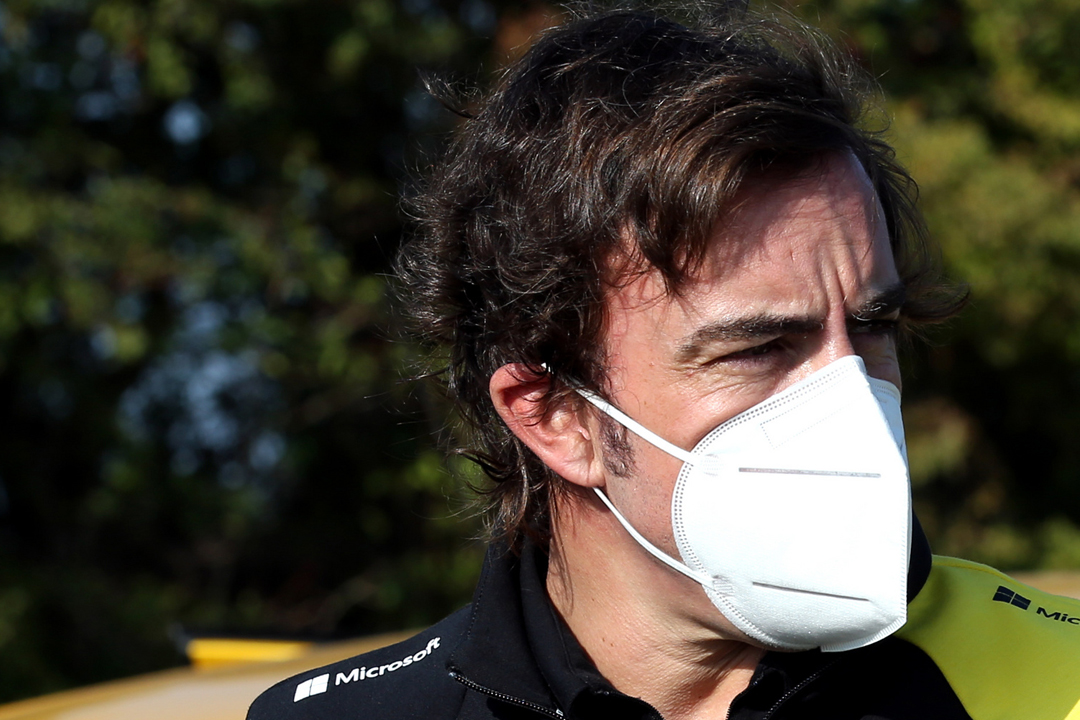 Fernando Alonso Undergoes Successful Jaw Surgery After Being Hit by a Car