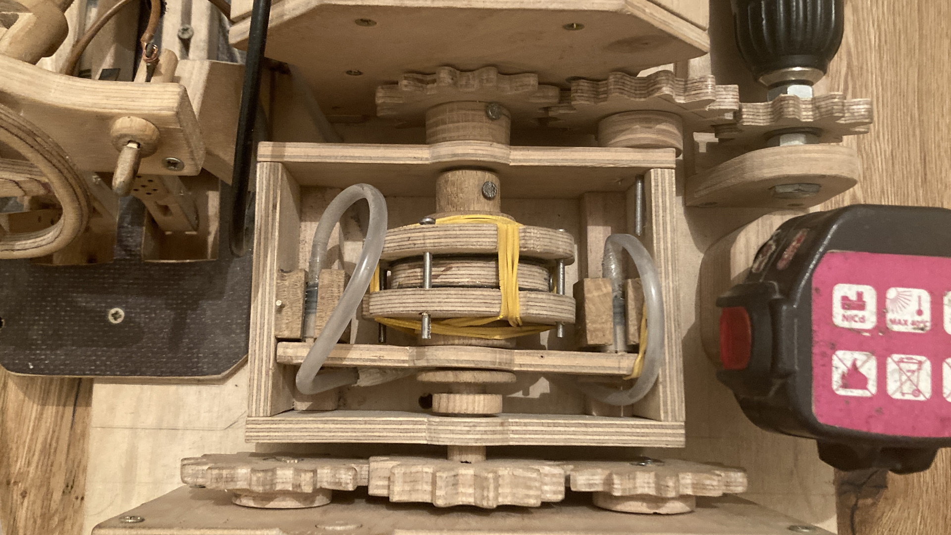 This Intricate Wooden Car With Working V8 Engine and Gearbox Was Built ...