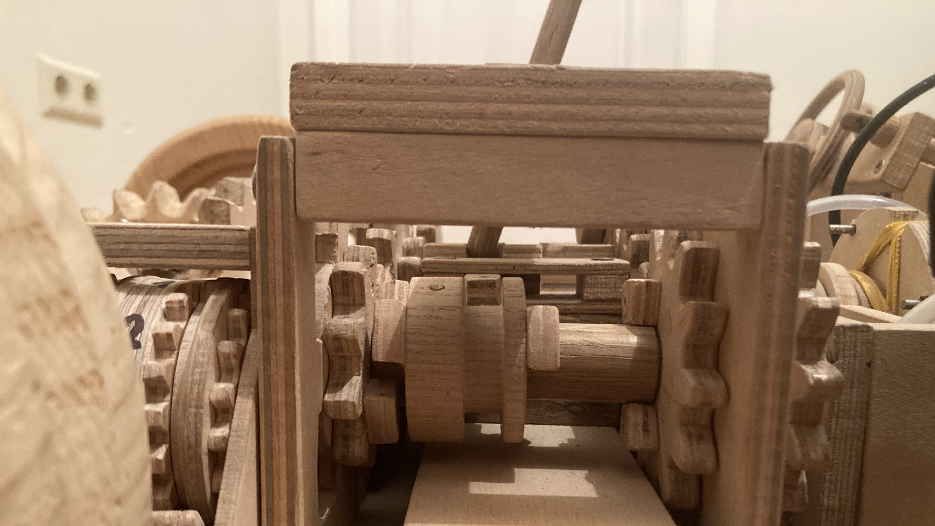 This Intricate Wooden Car With Working V8 Engine and Gearbox Was Built ...