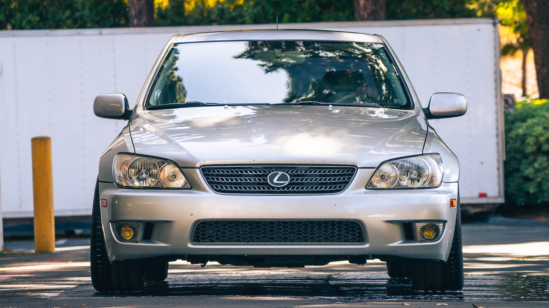 YouTubers Throtl Are Building a 186,000-mile 2005 Lexus IS300