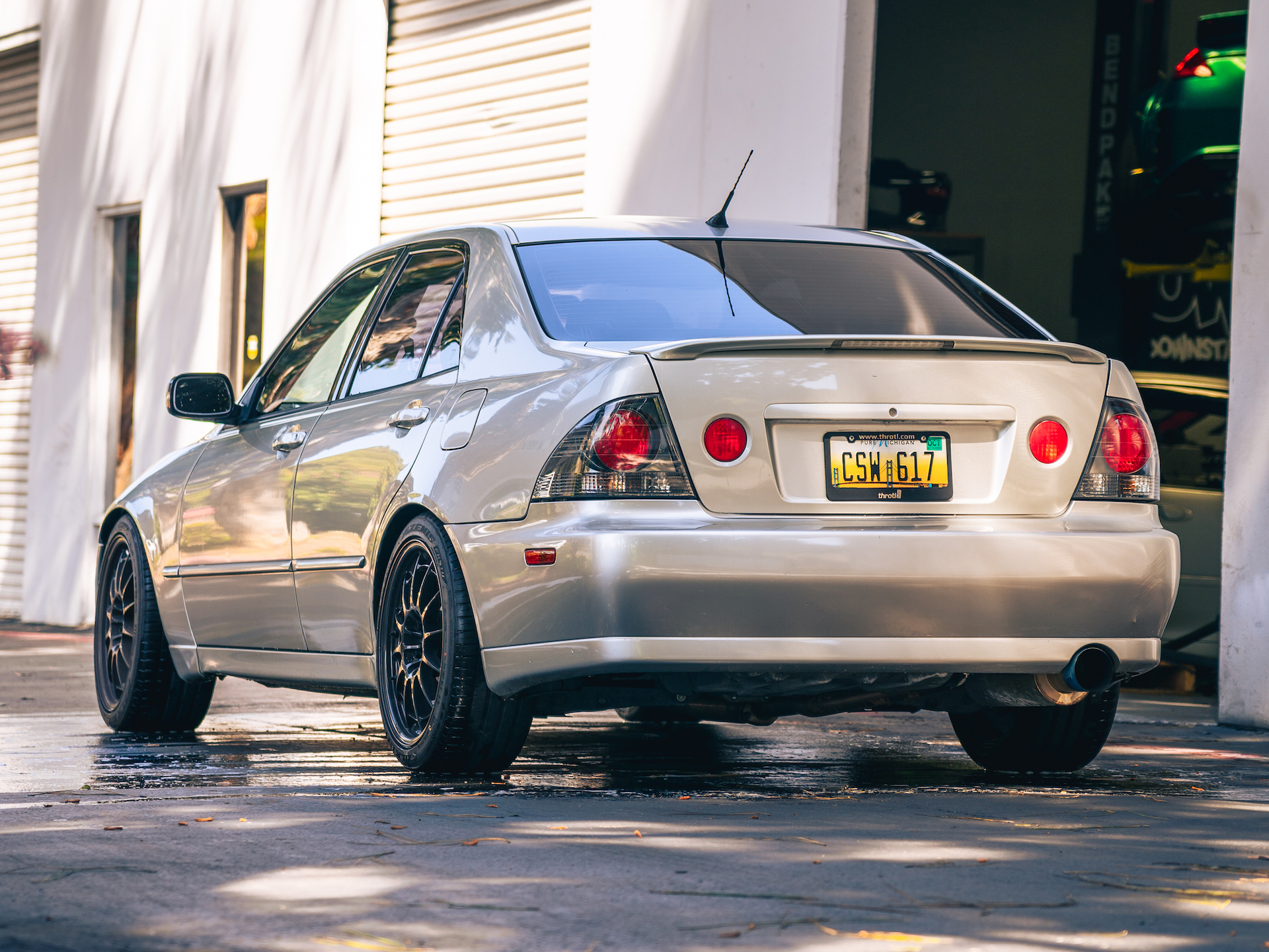 YouTubers Throtl Are Building a 186,000-mile 2005 Lexus IS300