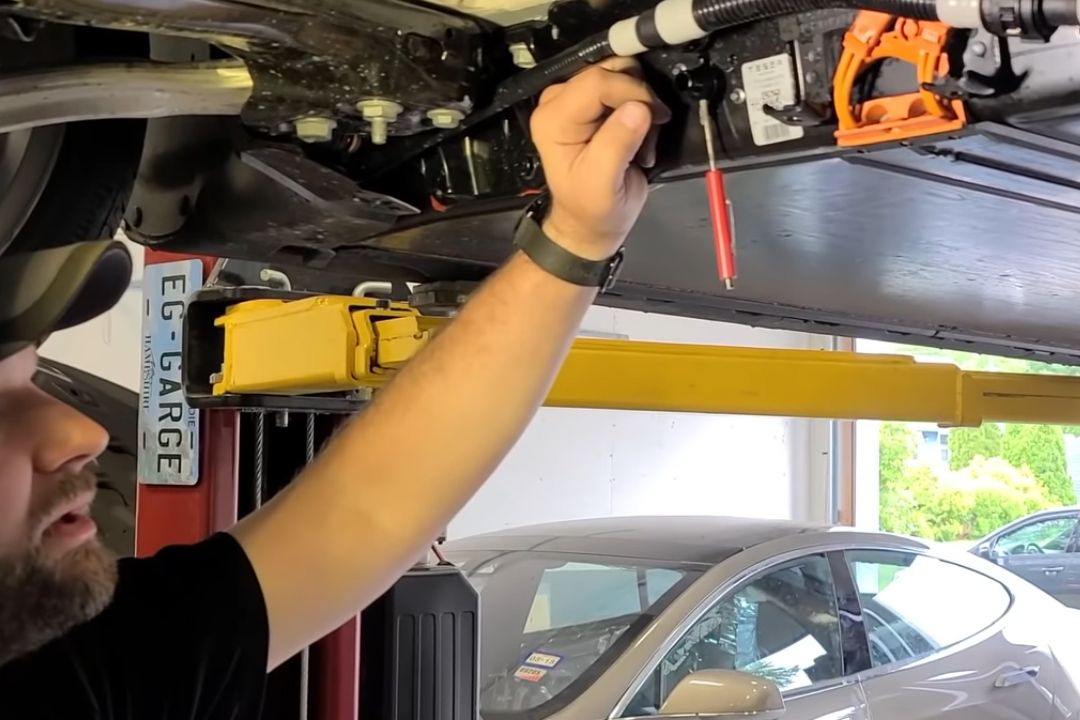 Tesla’s $16,000 Quote for a $700 Fix Is Why Right to Repair Matters