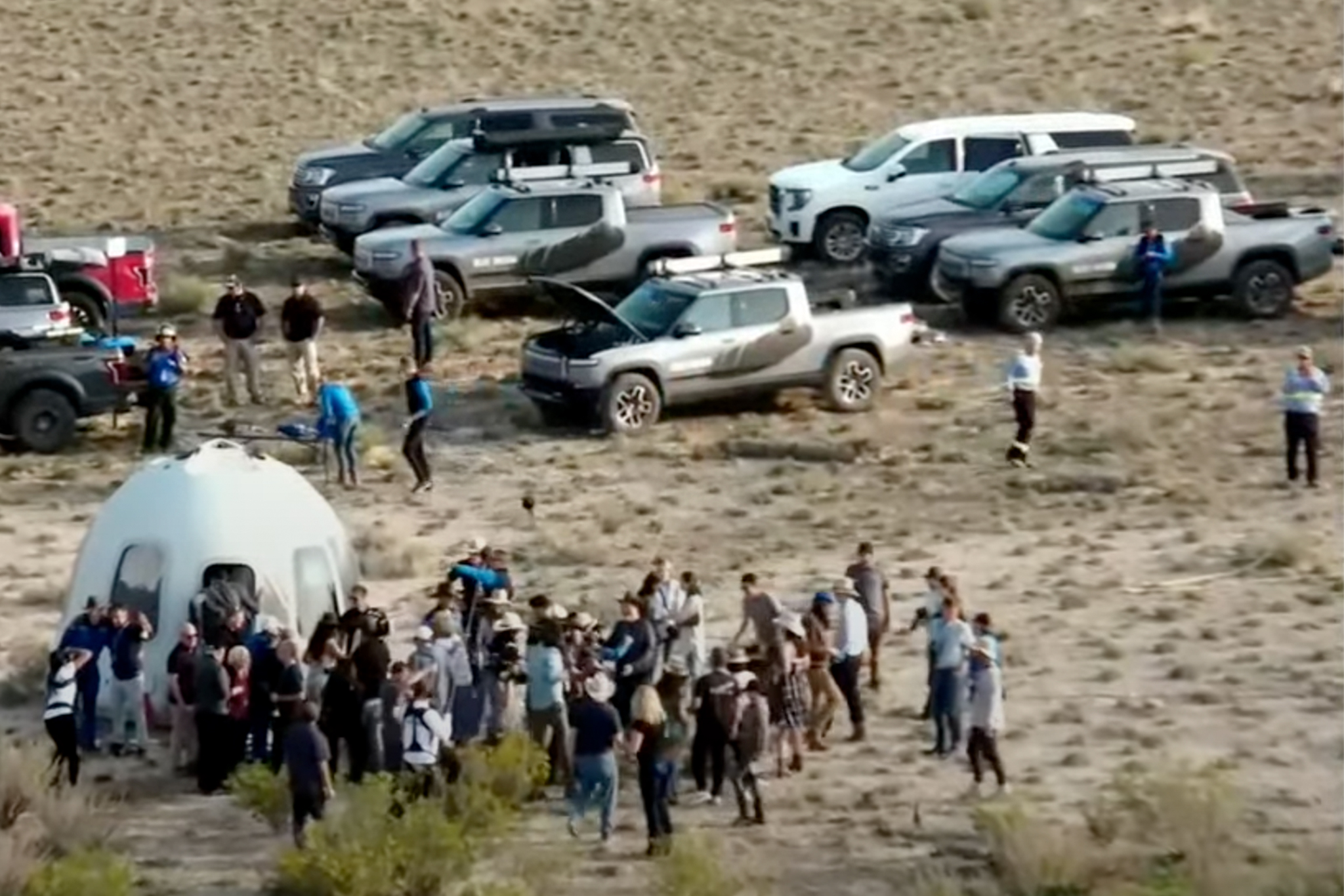 Electric Rivian R1S Recovers Jeff Bezos From the Blue Origin Pod