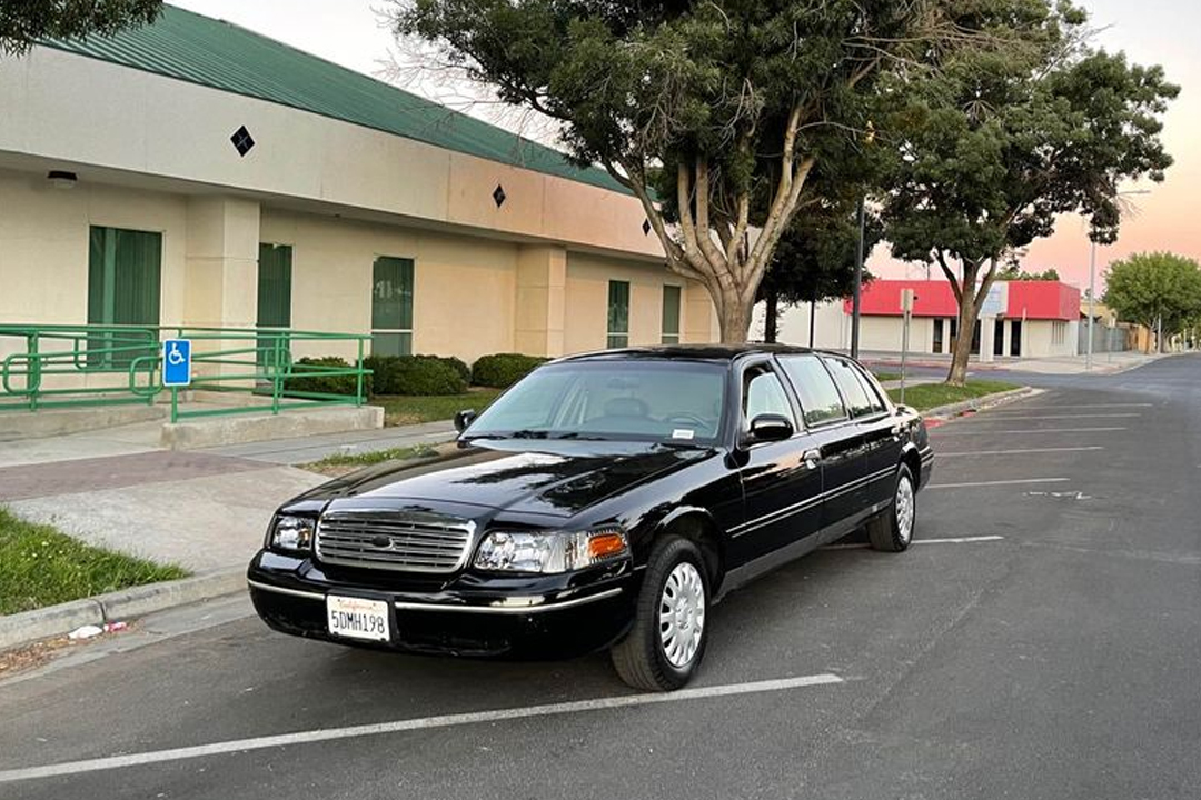 Buy This 1999 Ford Crown Vic Limo for $2,800 and Feel No Regret