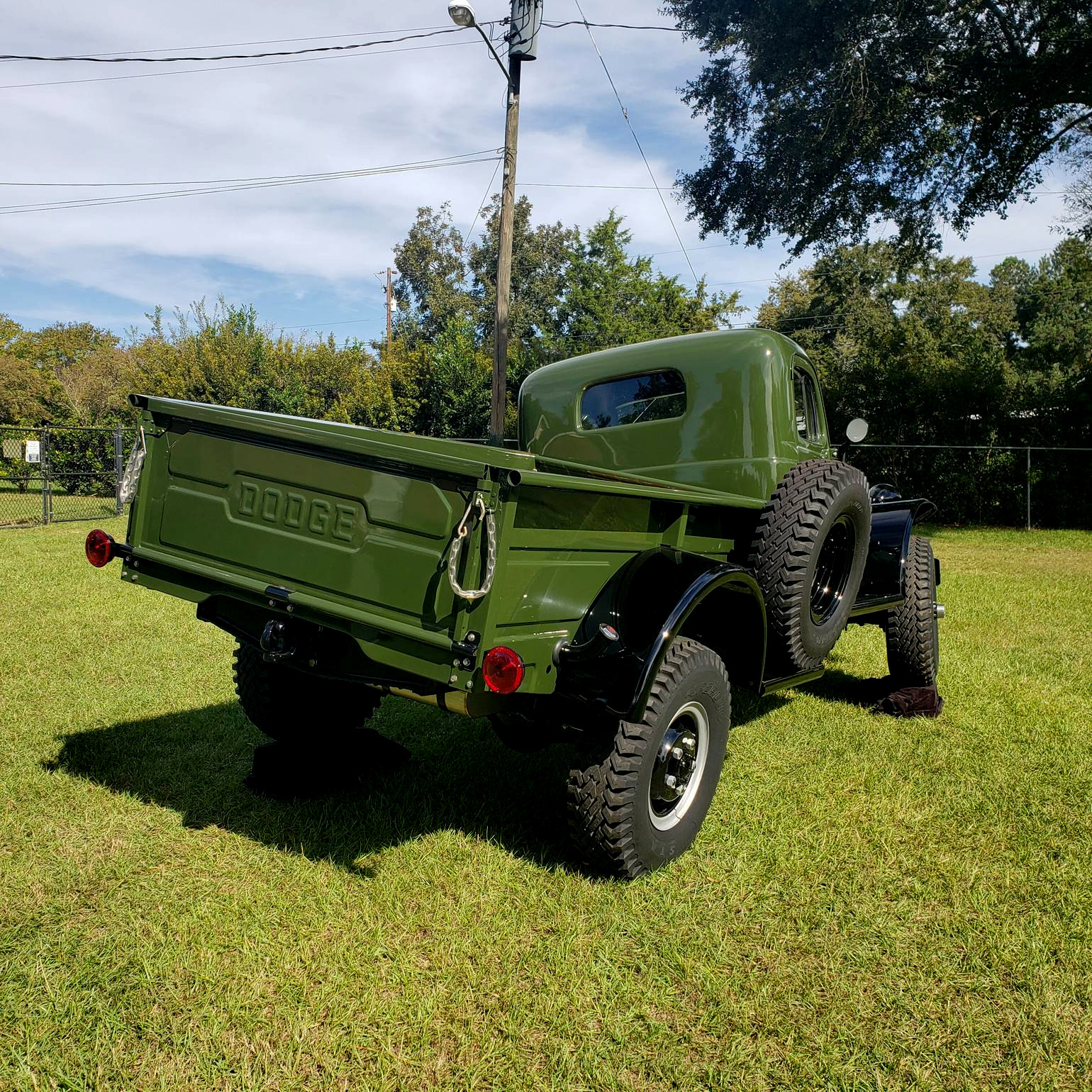 You Can't Flex Harder Than a 1950s Dodge Power Wagon With a Rare Swivel ...