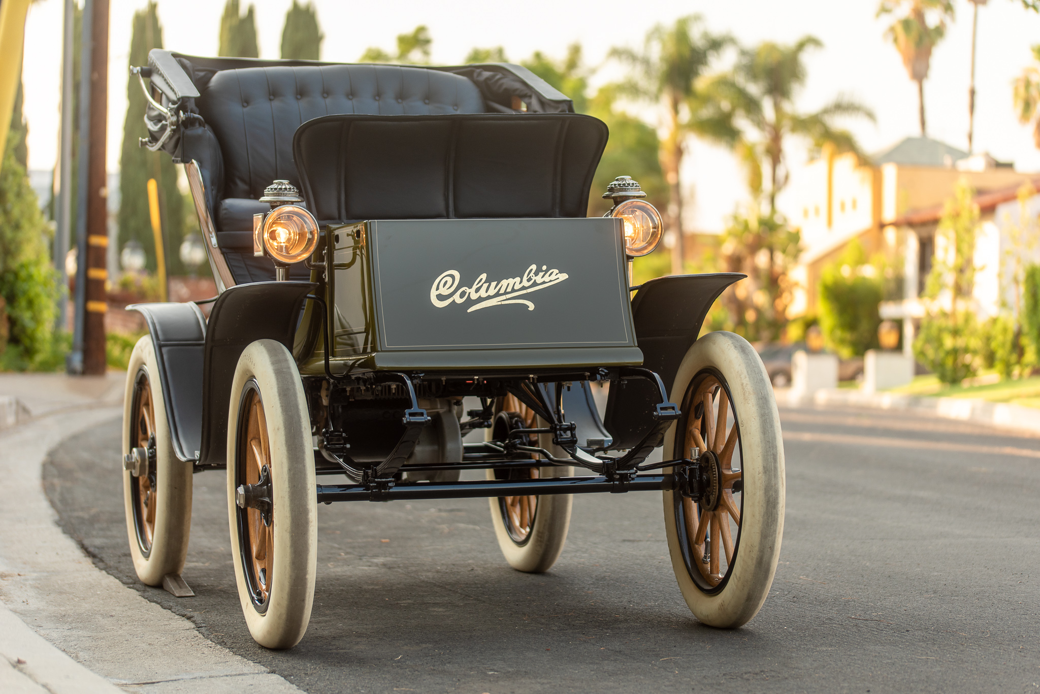 What It’s Like To Drive a Groundbreaking Electric Car From 1908