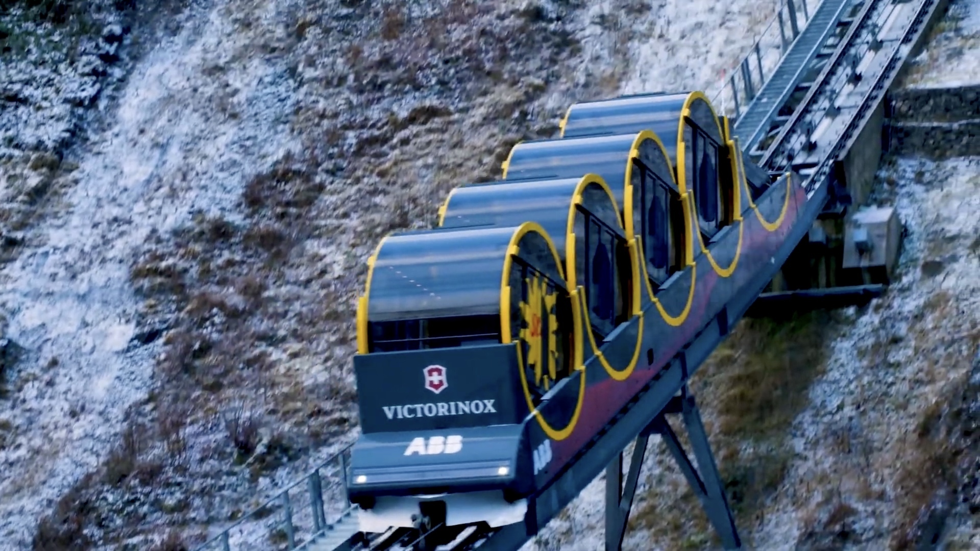 How the 'Stoosbahn' Railway Climbs a Mountain as Steep as 47.7 Degrees