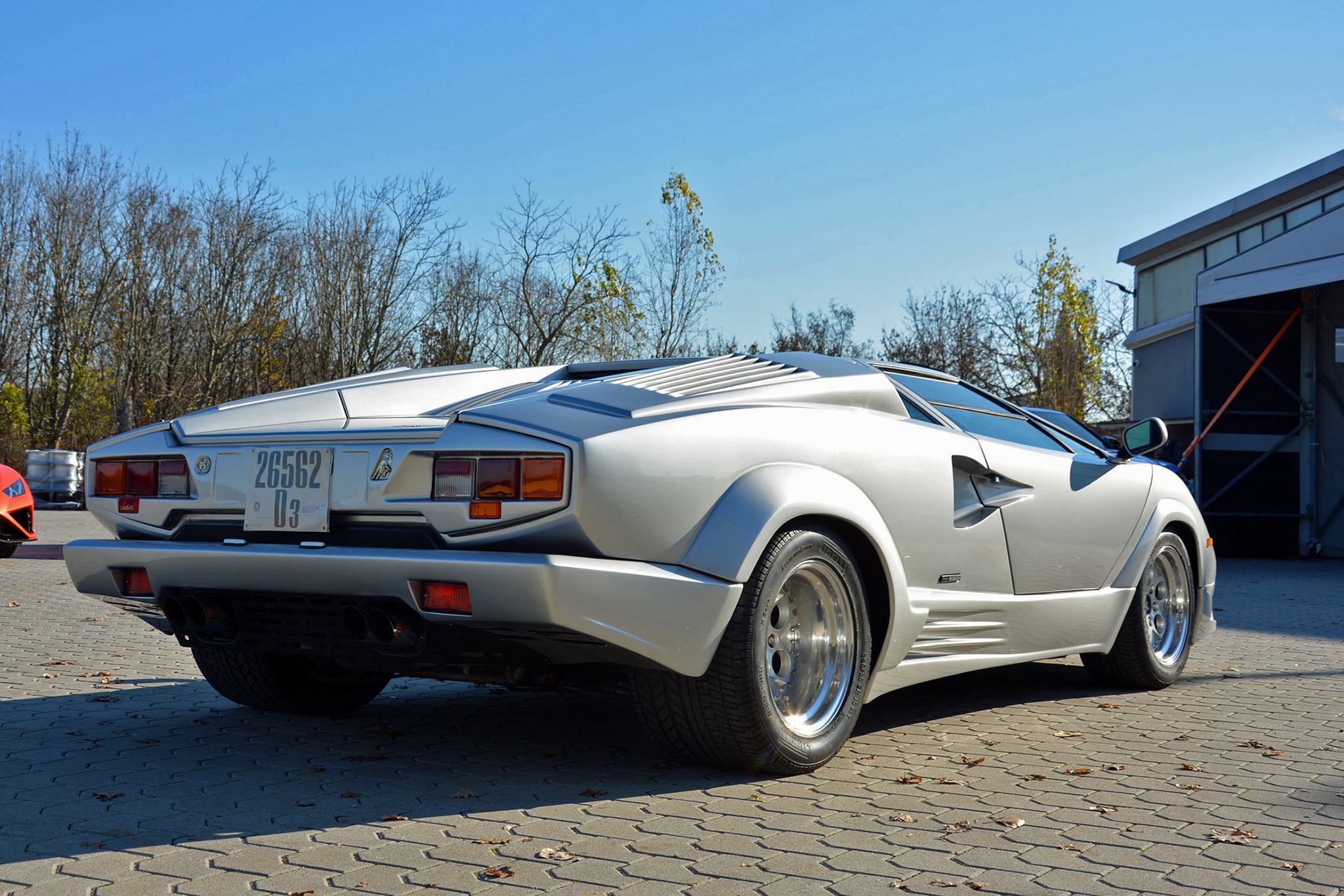 1990 Lamborghini Countach Review: Wild Looks and Noise Only Improve ...