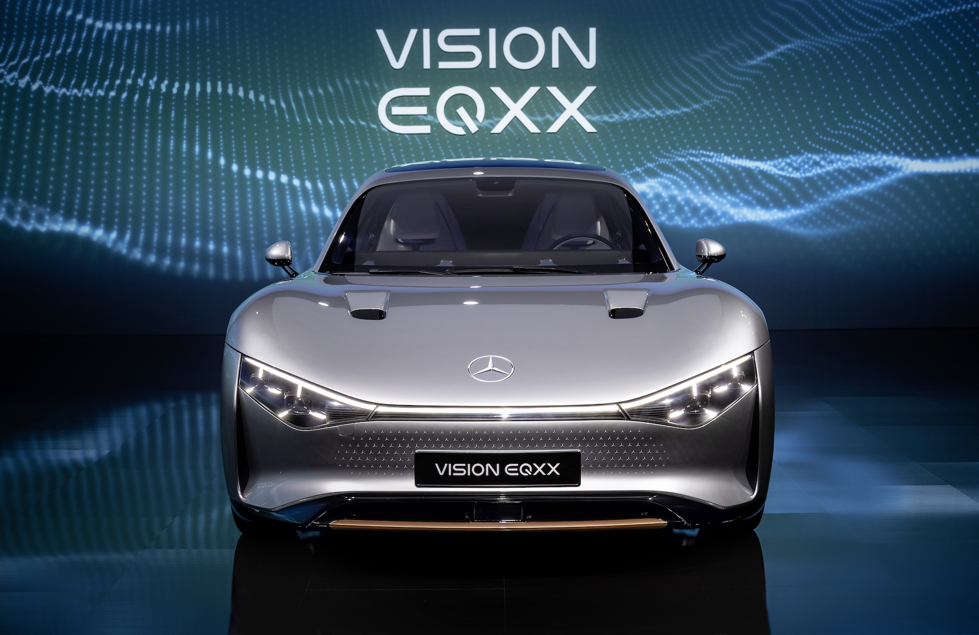 Mercedes-Benz Vision EQXX Concept Is a 620-Mile Electric GT With F1 ...
