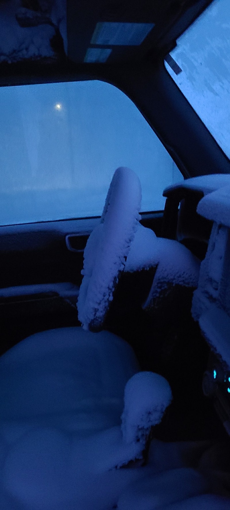 Ford Bronco Soft Top Lets in a Ton of Snow During Blizzard, Owner Says