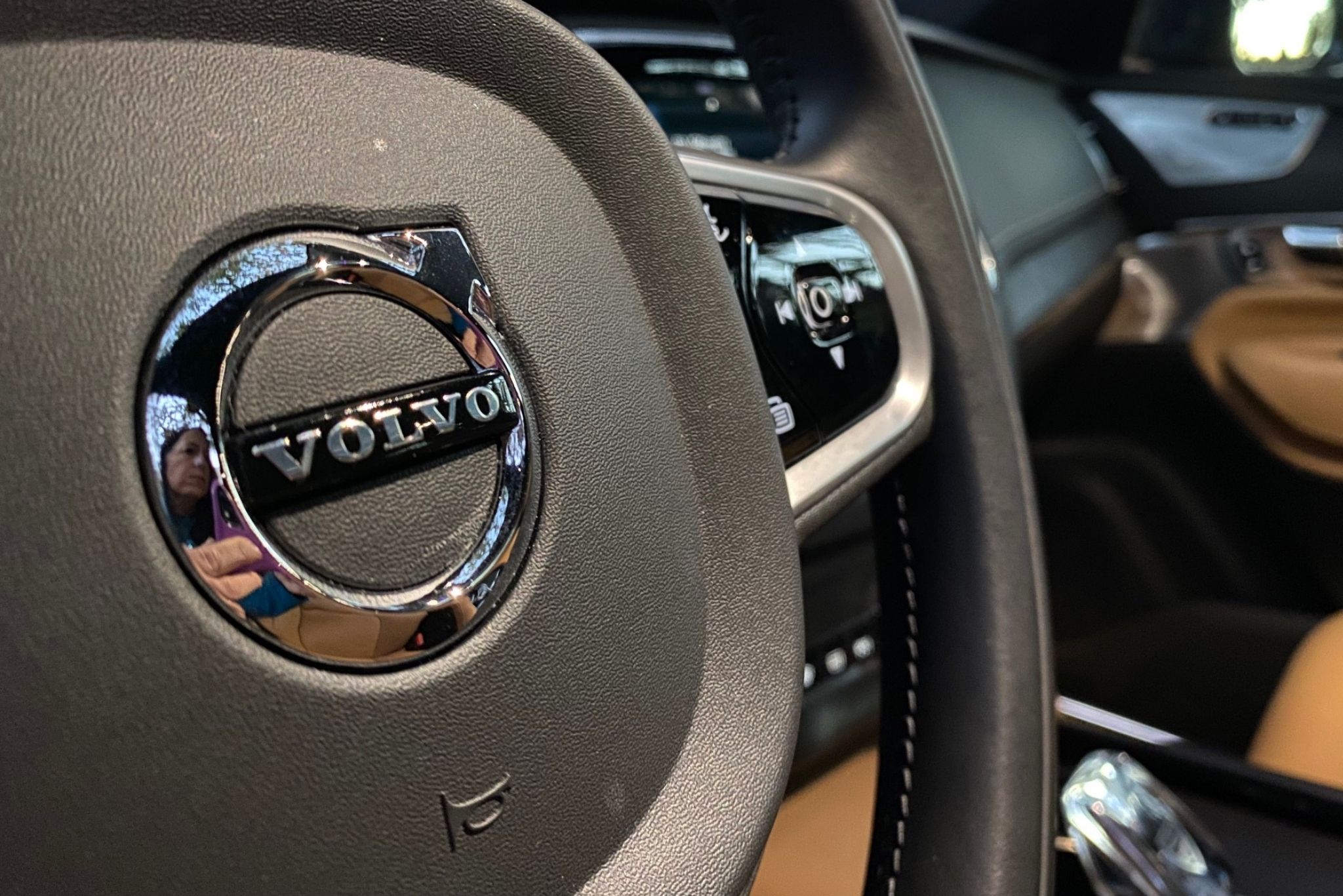 How Volvo Makes Its Crystal Shift Knobs