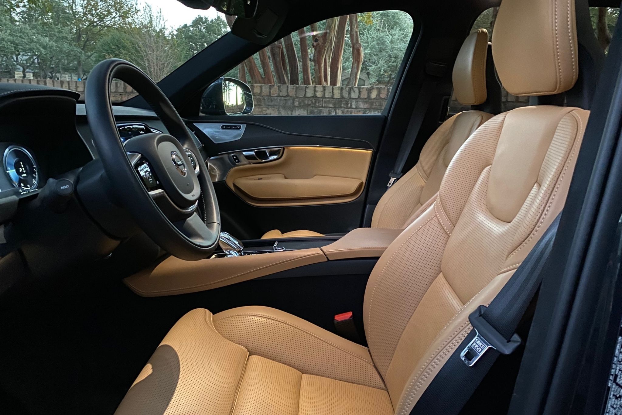 How Volvo Makes Its Crystal Shift Knobs