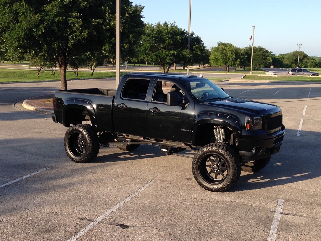 This Silverado 2500HD On 46-Inch Rims Hates Life