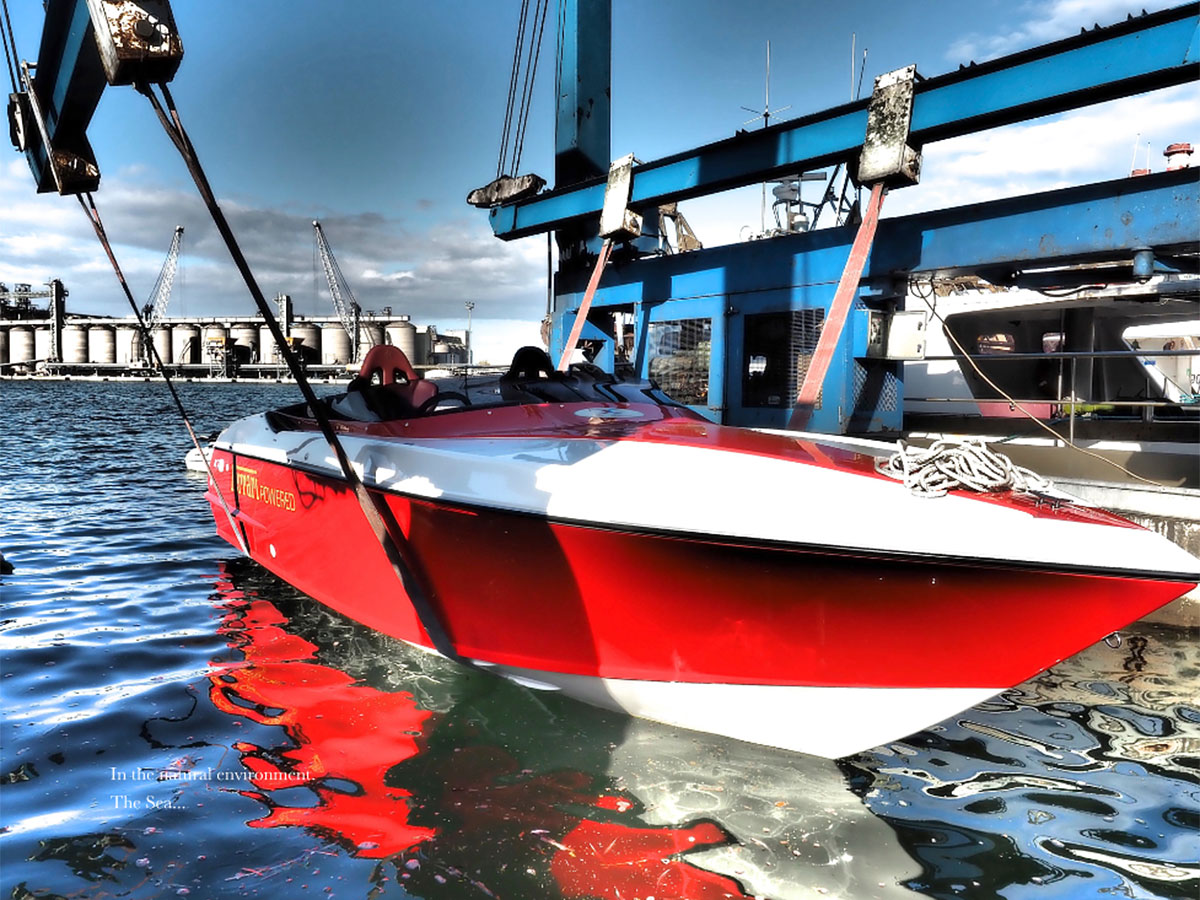 Ferrari Testarossa V-12 Boat is Your Eighties Fantasy