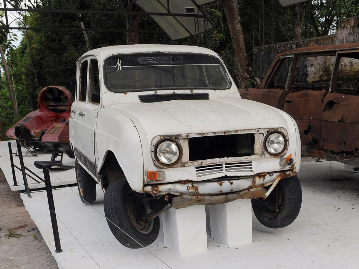 Inside Cocaine Kingpin Pablo Escobar’s Amazing Car Collection