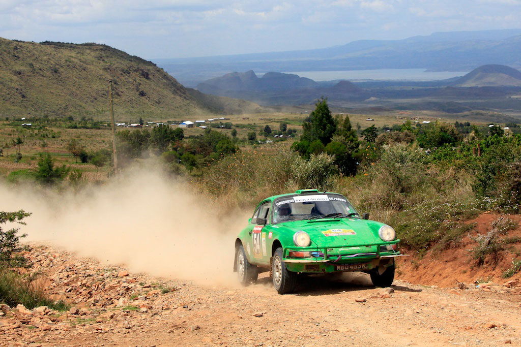 Watch These Vintage Porsche 911 Rally Cars Blast Across Africa
