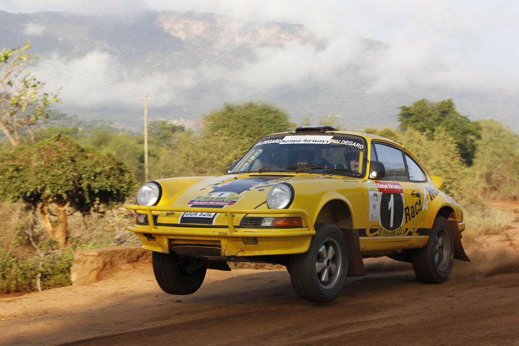 Watch These Vintage Porsche 911 Rally Cars Blast Across Africa