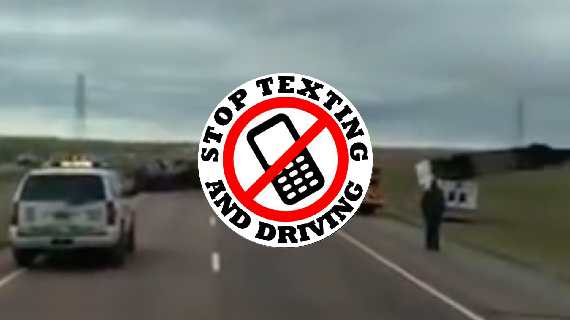 Watch This Truck Driver Perfectly Sum Up the Dangers of Texting and Driving