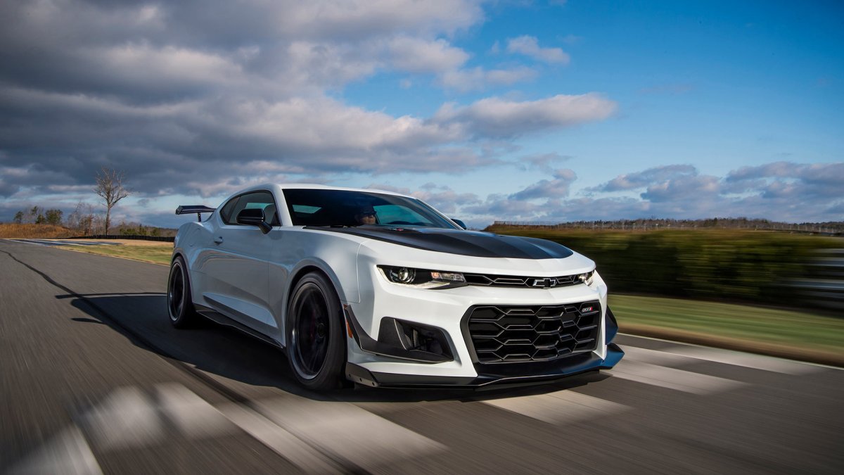 Chevy Camaro ZL1 1LE Extreme Track Performance Package Dominates Race ...