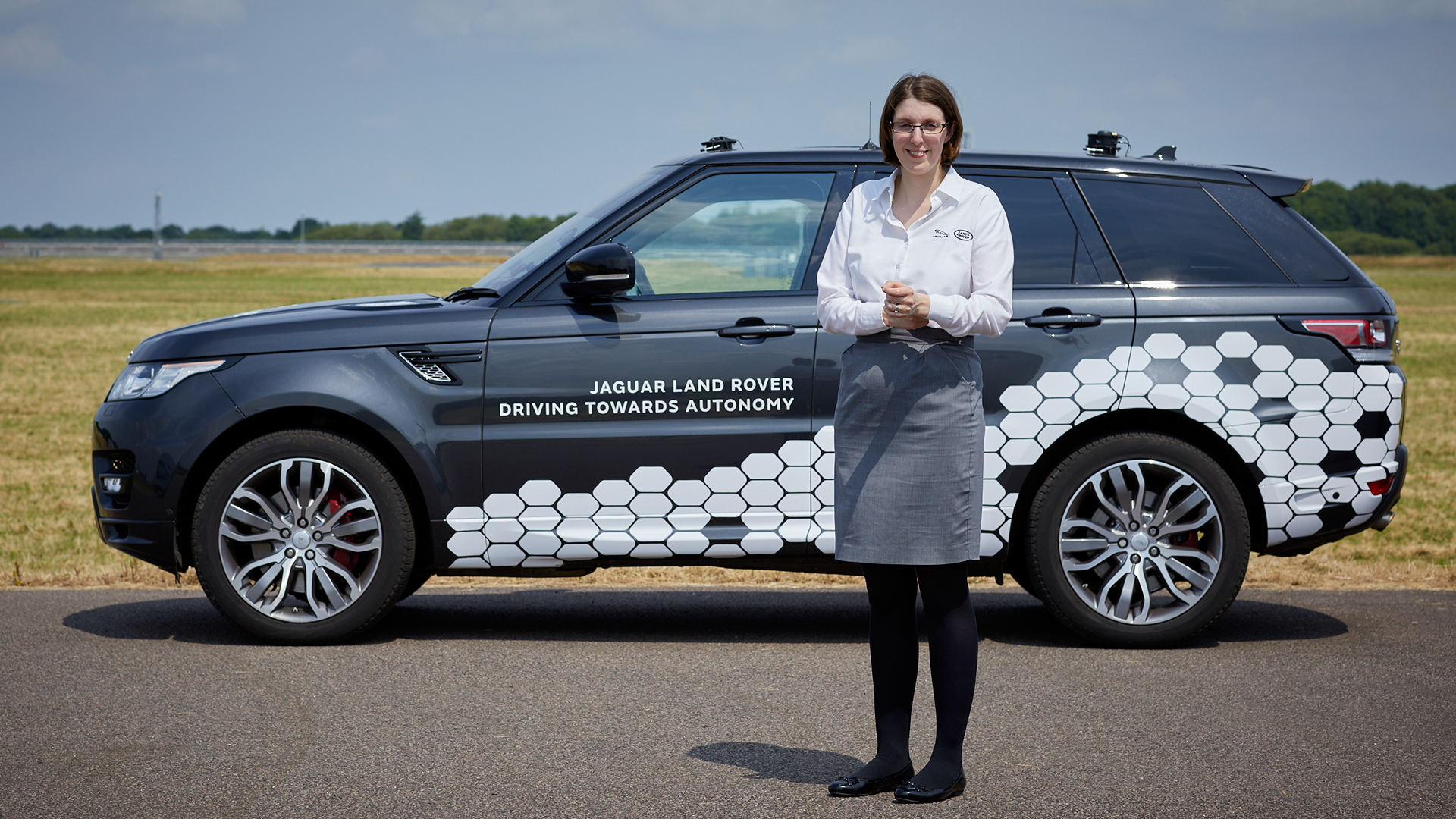 Land Rover Reveals Self-Driving Range Rover Sport Capable of Level 4 ...