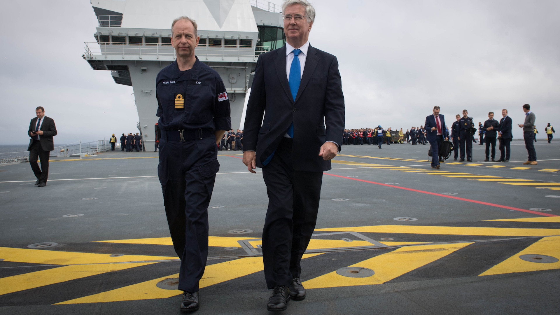 Man Effortlessly Pilots Hobby Drone Onto $5 Billion Aircraft Carrier