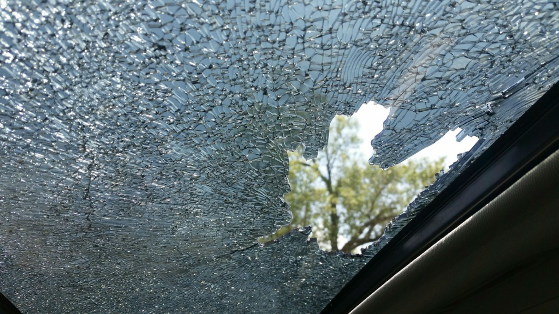 Exploding Sunroofs Are a Real Problem, Report Finds
