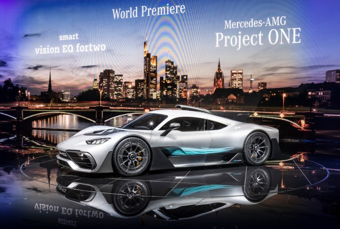 1000-Horsepower Mercedes-AMG Project ONE Hypercar Unveiled