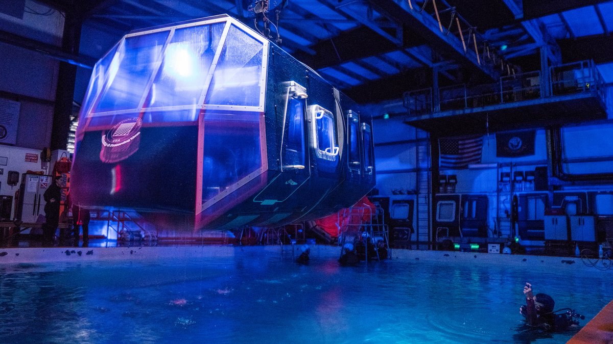 Testing an Underwater Helicopter Crash Simulator to See What It's Like ...
