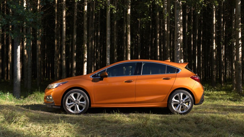 GM’s Final V12 Was an Obscure 11.5-Liter Truck Engine From the 1960s