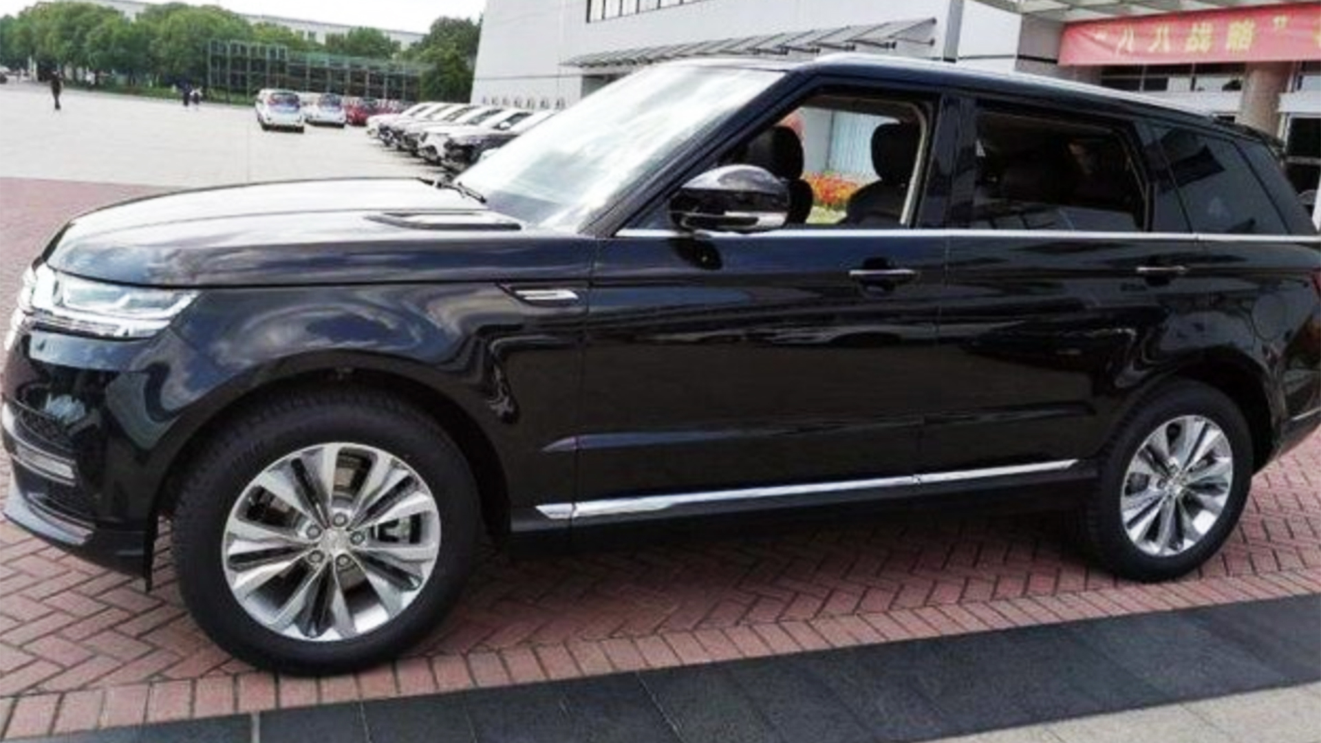 Chinese Automaker Clones the Range Rover Sport with the $25K Zotye T900
