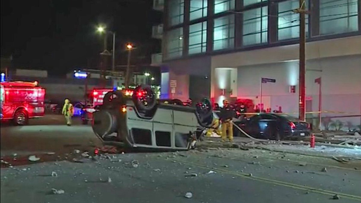 Driver Survives Mercedes-Benz G-Wagen SUV Crashing Off 3rd Floor of ...