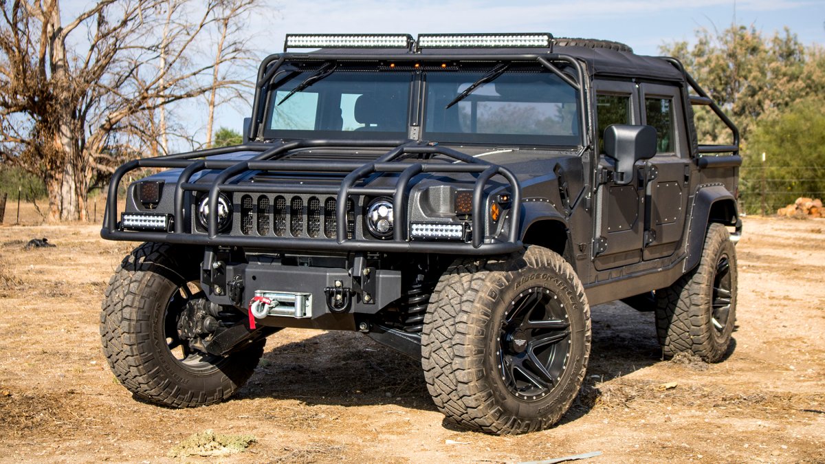 Mil-Spec Hummer H1 Test Drive: The Glory of a Bespoke, $250,000 Hummer ...