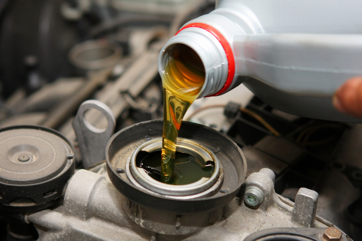 Best Two-Stroke Oils (Review & Buying Guide)