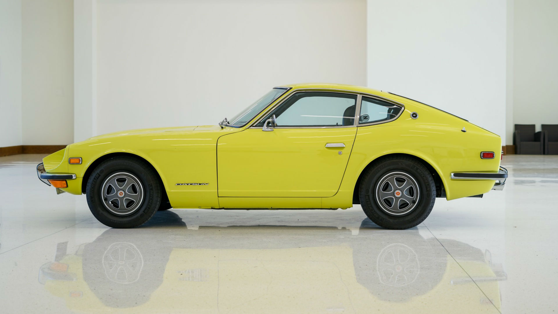 Factory-Commissioned 1972 Datsun 240Z Restoration Sells for Over ...