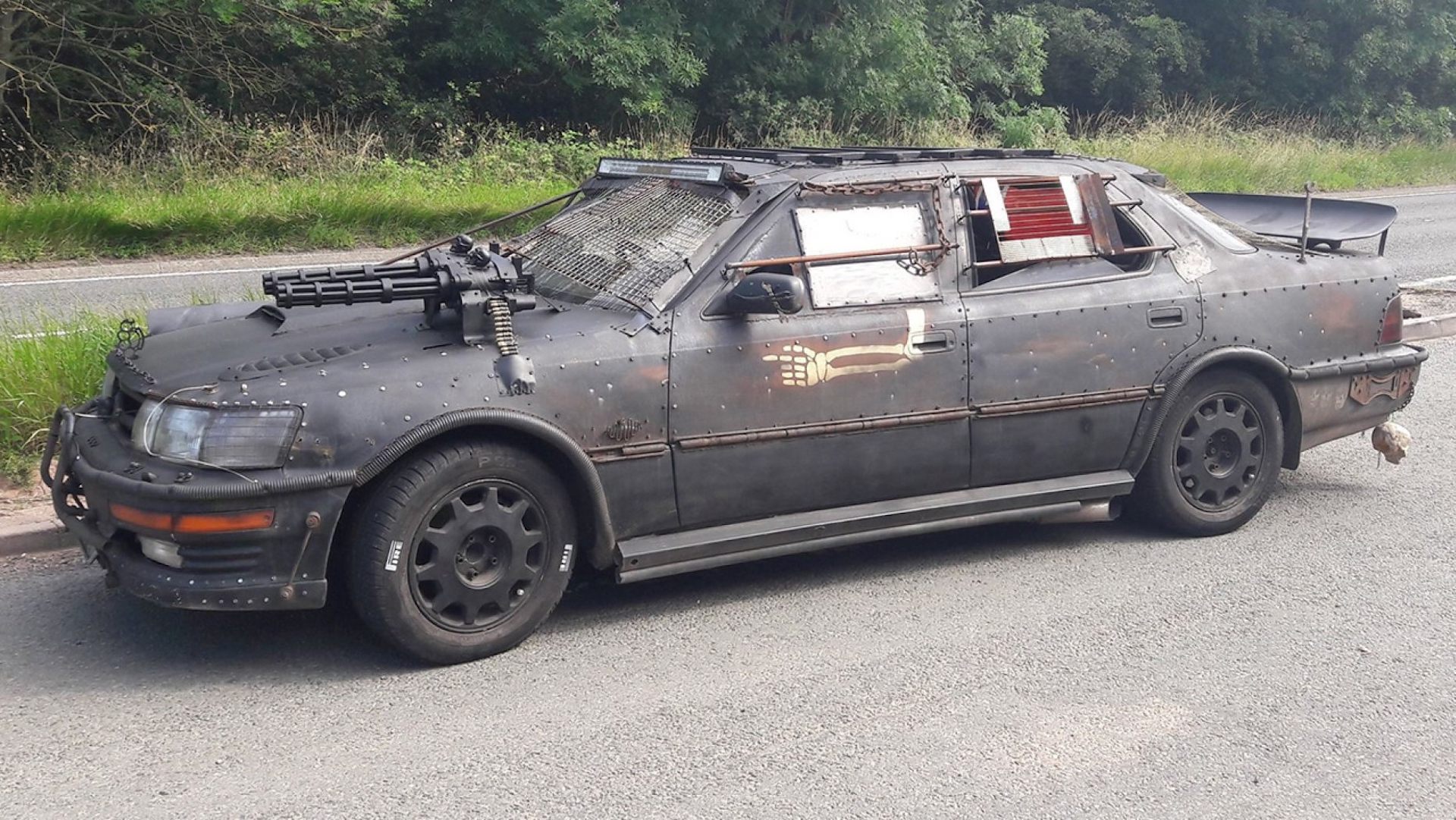 Alarming Mad Max Car With Machine Guns on Hood 'Just a Broken Down ...