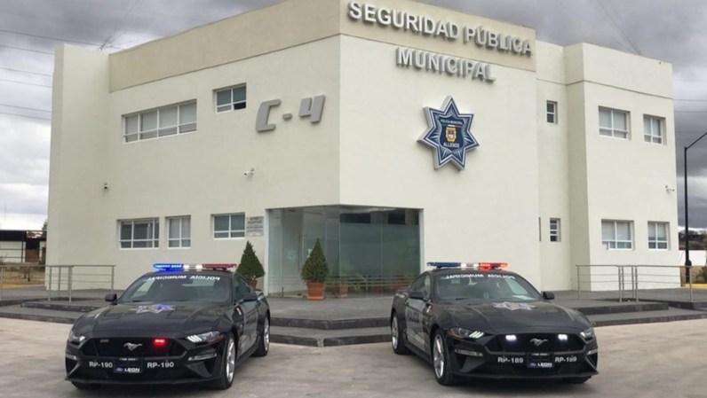 Conan O'Brien Still Owns His 1992 Ford Taurus SHO With a Manual ...